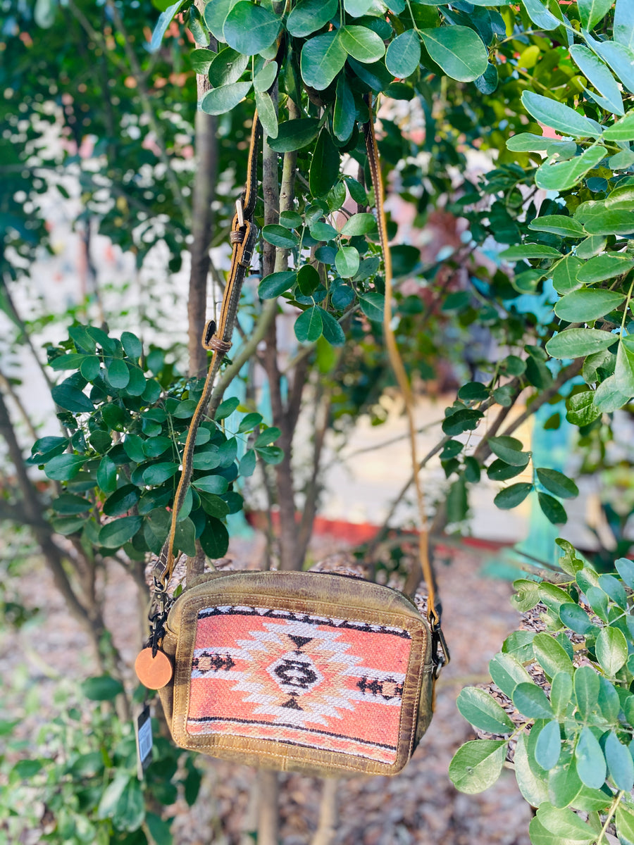 Theorem Small Crossbody Bag – River Ruby Boutique