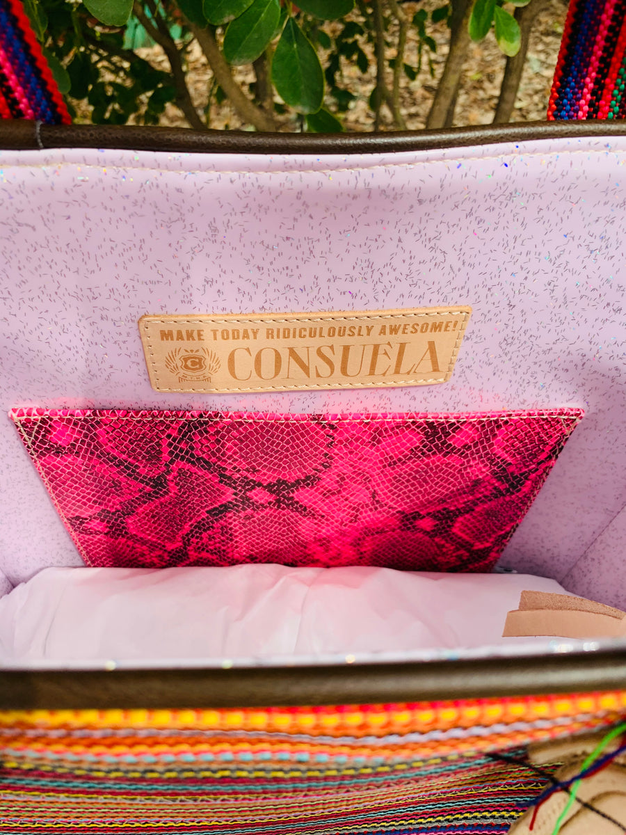 Classic Tote Ale – River Ruby Boutique